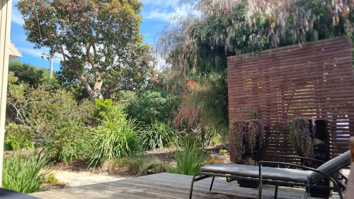 Charming Beach House With Tennis Court - Anglesea