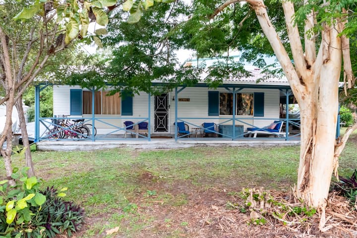 Curlew Cottage - MacLeay Island