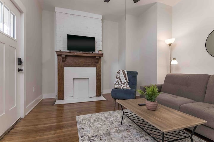 Farmhouse Apartment W/ Washer+dryer, Fastwifi - Spartanburg, SC