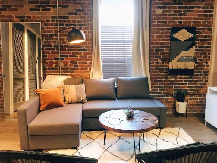 Downtown Loft > Just 1 Block To Broadway!! 305 - Nashville