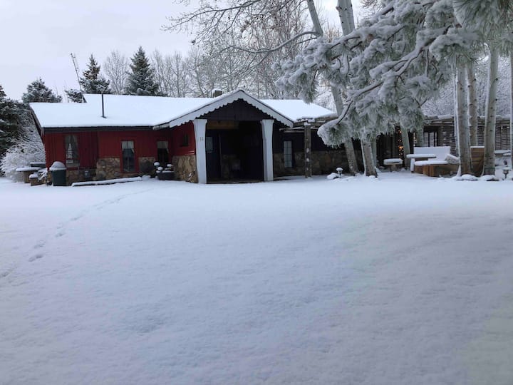 The Cottage Suite -Country Feel, Near City - Cedar City, UT