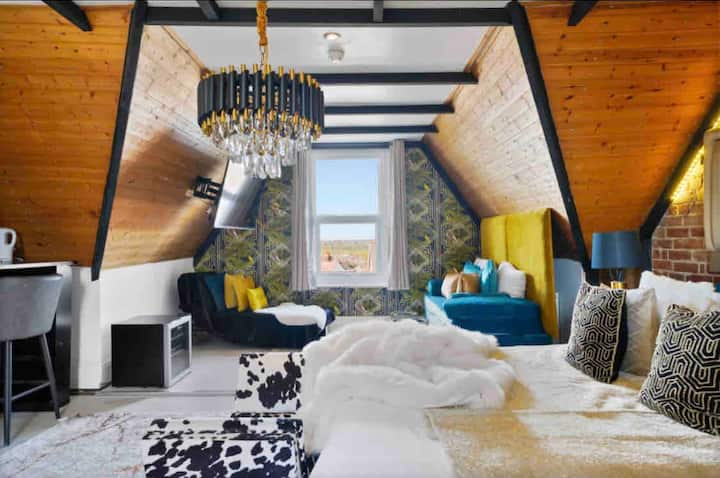 💎 Stunning Lush 10 Bed Themed House With Hot Tubs - Canterbury