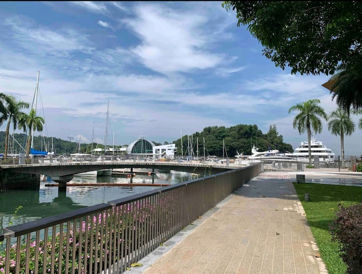 2 Bedrooms Apartment Near Sentosa - Singapore