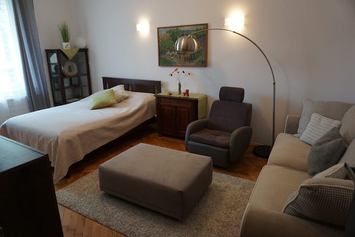Beautiful Newly Renovated Apartment In Krakow - Aeropuerto de Cracovia-Juan Pablo II (KRK)