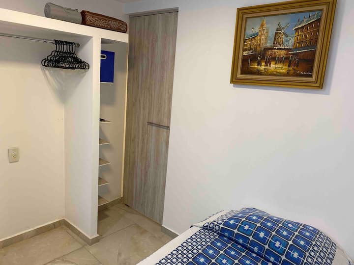 303 Habitación Privada Pequeña Con Baño. - Mexico City