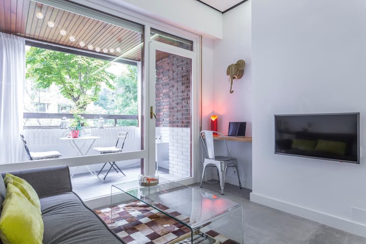 Desing Studio With Terrace Close To Ie - Estación de Nuevos Ministerios - Madrid