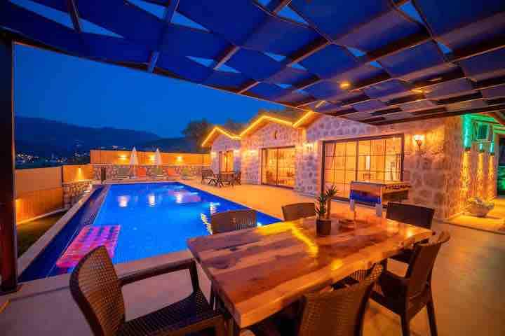 Doğal Taşdan Lüks Tatil Villa’sı - Ova