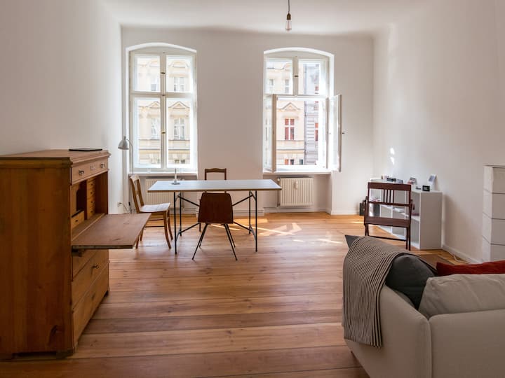 Liebevoll Renovierter Altbau In Prenzlauer Berg - Berlijn