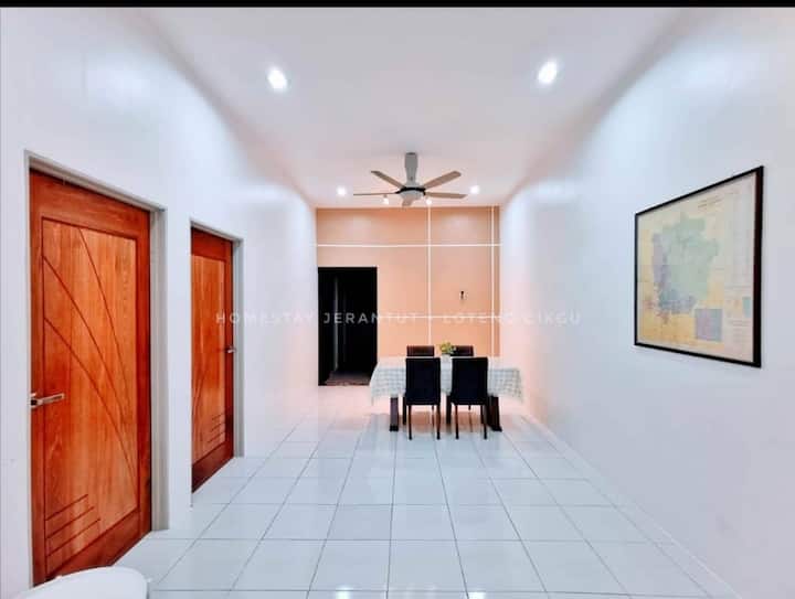 Home In Jerantut, Pahang. (Loteng-cikgu) - Jerantut
