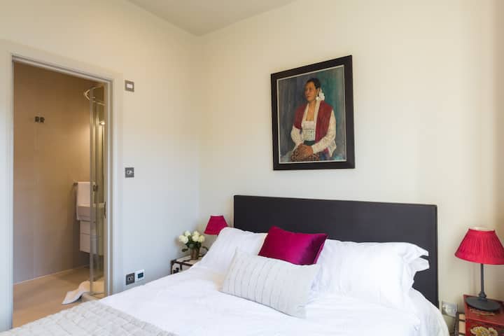 Sunny Penthouse Askew Village - London