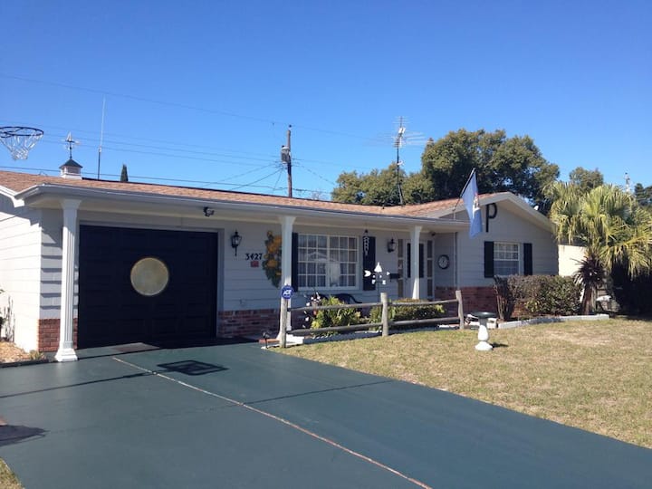 Tarpon Springs Weekly Rental- Entire House - Holiday, FL