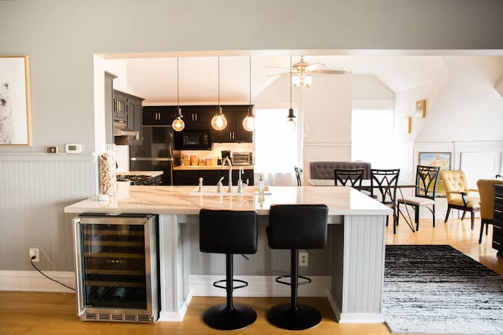 New! 5br Baker House 3rd Floor Owner's Suite - Lake Geneva, WI