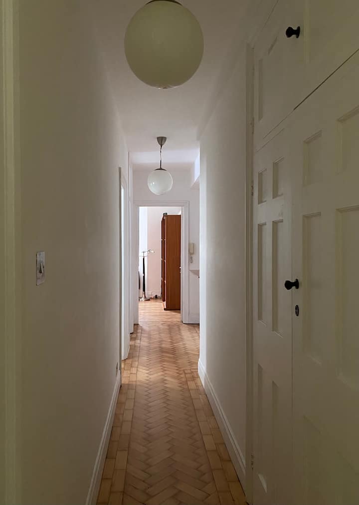 Spacious Studio Flat Next To Hyde Park & Transport - Earls Court