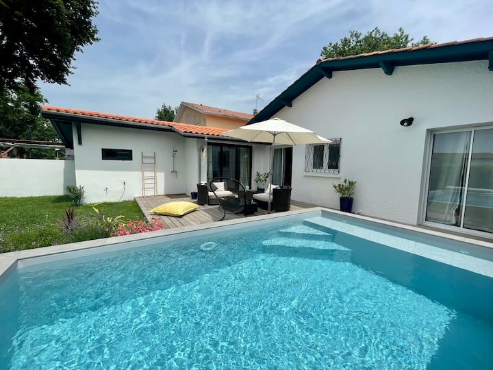Bed & Pool ☀️🌺 Entrée Privée, Douche & Wc Privés - Le Porge