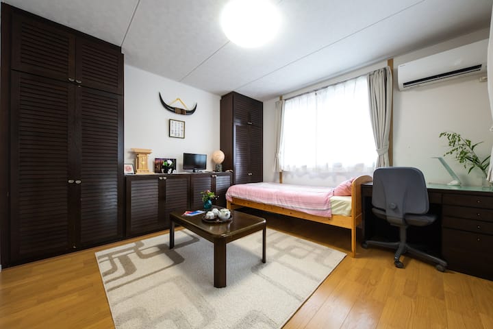 団体様歓迎。広々とした日当たりの良いお部屋のご用意あります。陽当たり良好ご家族様に大変喜ばれます。 - Tokorozawa