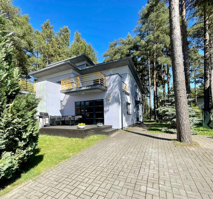 Sunny 3-bdrm Townhouse With 2 Terraces & Sauna - Estonie