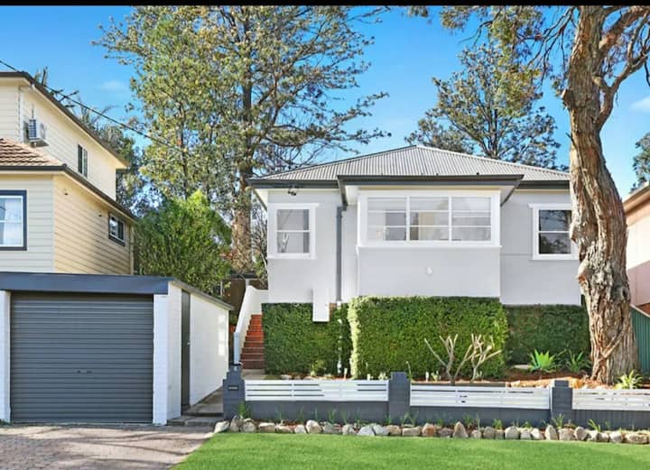Bright 3 Bedroom Close To Shops Beach - Wollongong