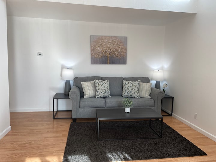 Cozy Entire 1-bedroom Condo In Redwood City - San Carlos, CA