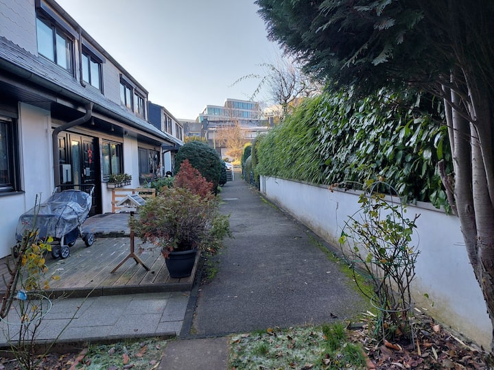 Kleines Apartment Zum Wohlfühlen. Eigener Eingang! - Essen