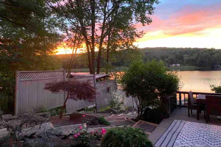 Quaker Lake Vacation Rentals & Homes - Silver Lake Township, PA | Airbnb
