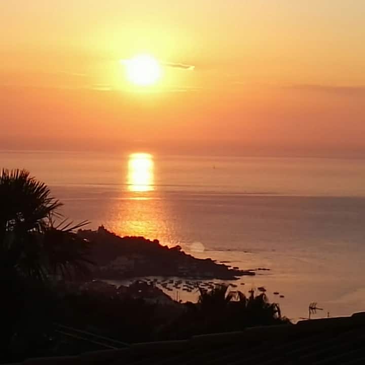 Panoramic House In Residence - Valverde