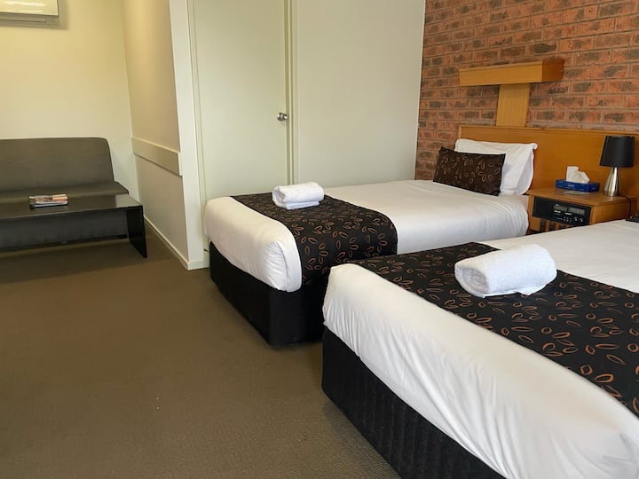 King Twin Suite - Advance Motel, Wangaratta - Glenrowan