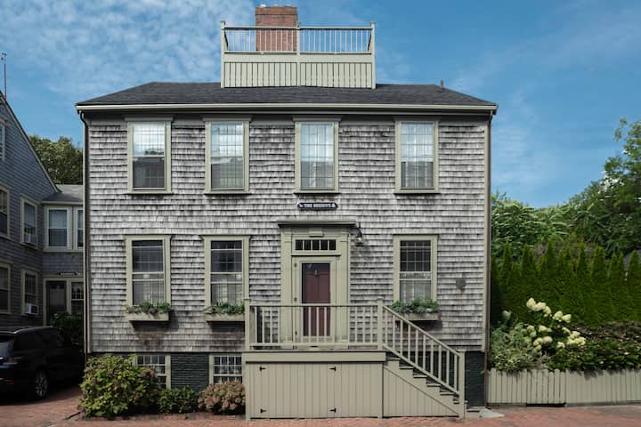 Nantucket Downtown House For Rent ! - Nantucket, MA