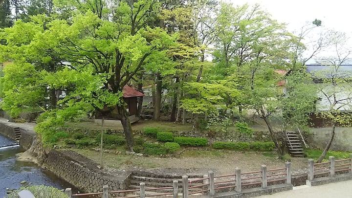 Takanoyu-hanare , Historical Garden In The Window! - Takayama