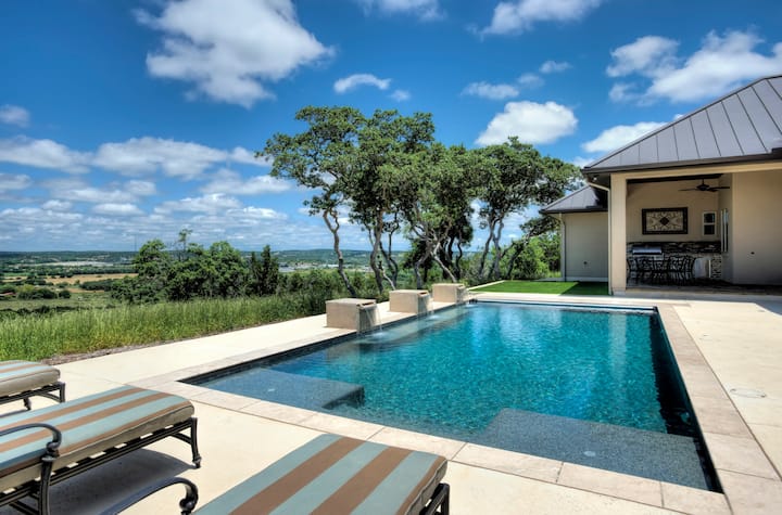 Hill House ~ Pool, Hot Tub, Spectacular Views! - Fredericksburg, TX