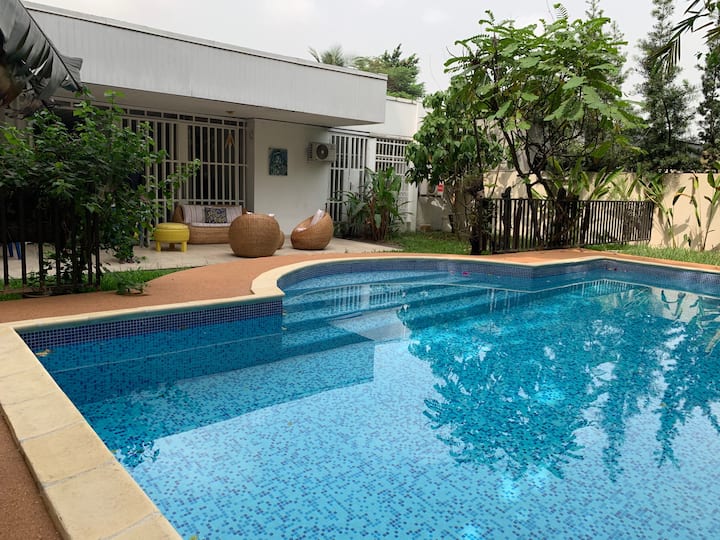 Grande Villa Piscine 
Zone 4c - Abidjan