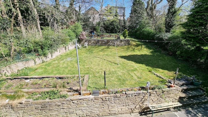 Large House For Family Gatherings Or Contractors - Huddersfield