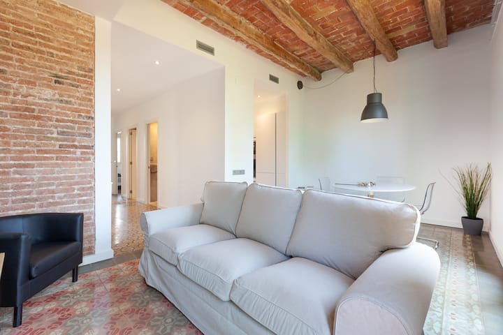 Valls 7 -Antique & Modernist Apt- W/elevator Now! - Barcelona
