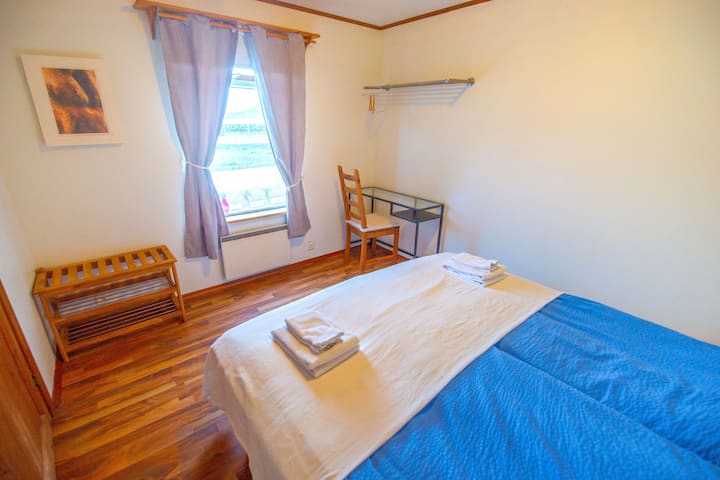 A Room (A) With Two Beds And A Kitchenette - Islandia