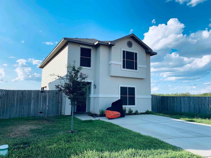 Comfortable, Safe, And Affordable - Laredo, TX
