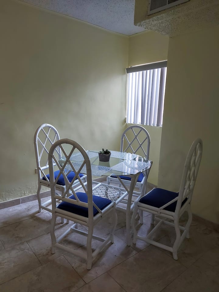 Bonita Zona Privada. Cercana Consulado/ Hospitales - Ciudad Juárez