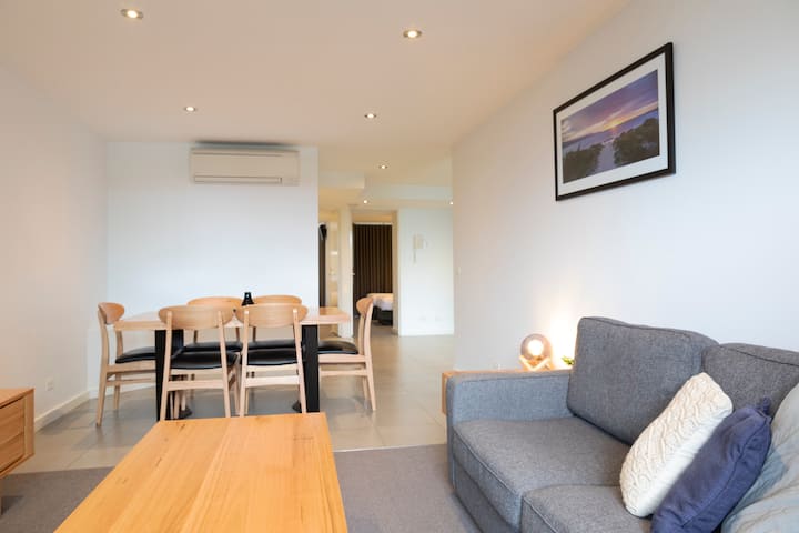 Ground Level Two Bedroom Two Bathroom Apartment - Apollo Bay