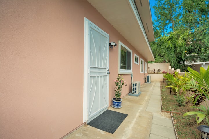 Peaceful Makiki Getaway 30 Days Minimum - Honolulu, HI