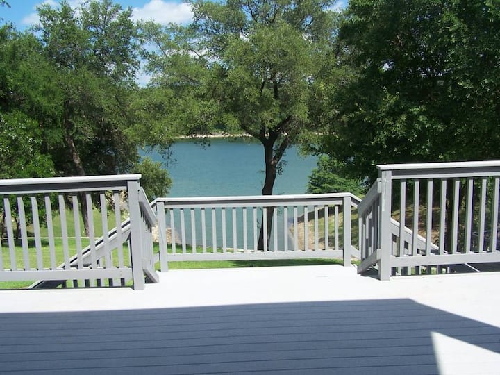 Lake Travis Paradise - Spicewood, TX