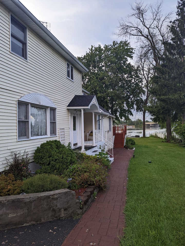 Opie's Main House On Oneida Lake - 鳳凰城