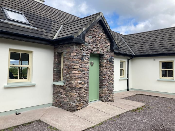 Alf And Marys Cottage Dooks, Glenbeigh - County Kerry