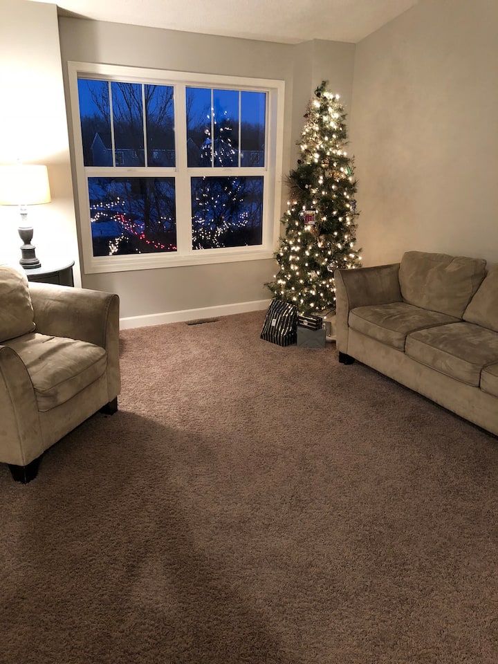 Super-bowl Ready Home

Sleeps: 7 (4 Bedrooms) - Blaine, MN