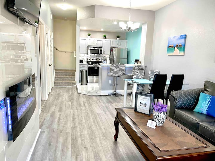 Luxury 3 Bedroom Vacation Getaway Near Disney - Kissimmee