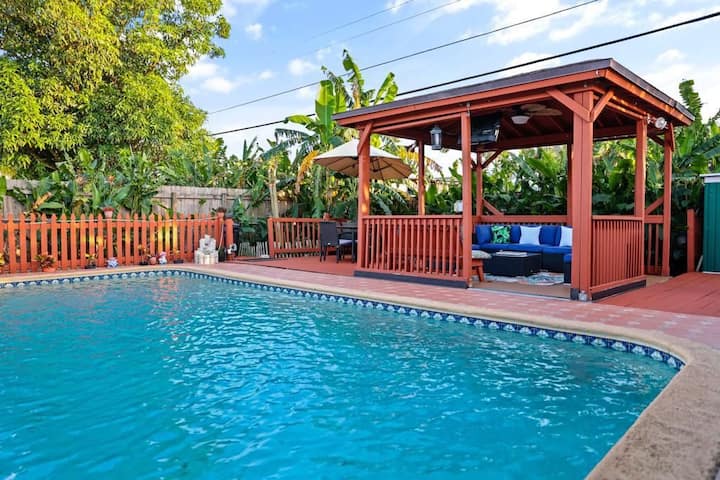 Relaxing Home With Pool - Miramar, FL