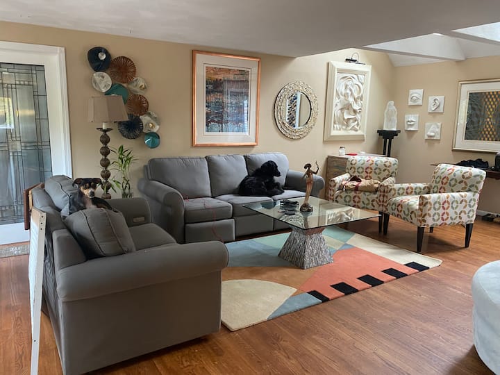 B: Chic & Secure | Fully Equipped Private Room - Lowell, MA