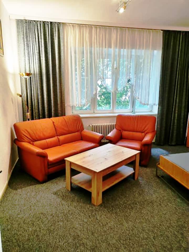 Gemütliches Zimmer, Geschäfte Und ÖPnv In Der Nähe - Berlín
