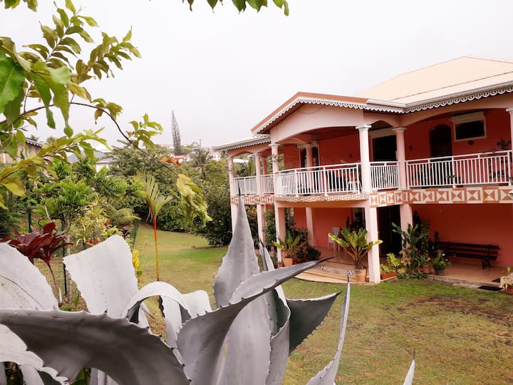 Villa Canut 1 (1 Ch) Ou Canut 2(2 Ch)indépendants. - Martinique