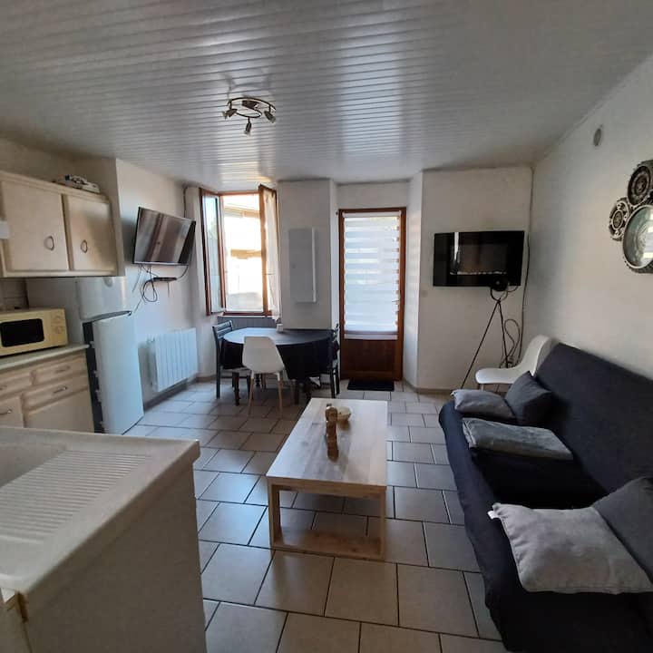Charmant Logement Avec Parking Gratuit Sur Place - Langogne