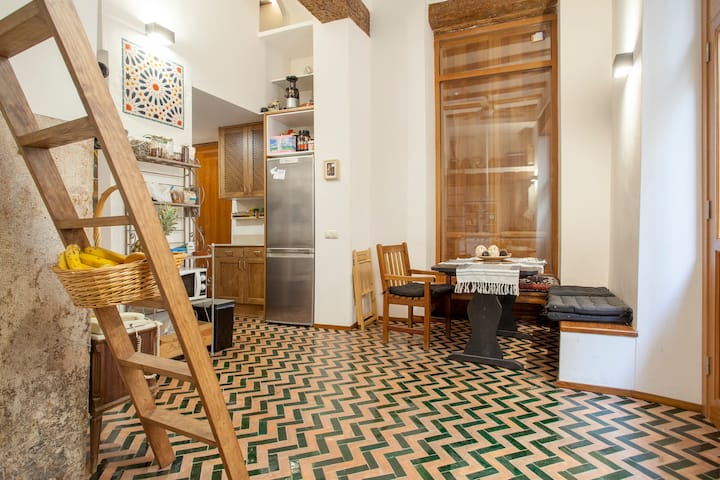 Cozy Room+balcony In The Heart Of Valencia - La Torre