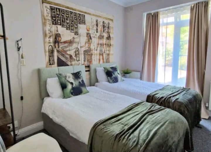 Stylish 3 Bed Flat In Hendon Nw4 - Londres