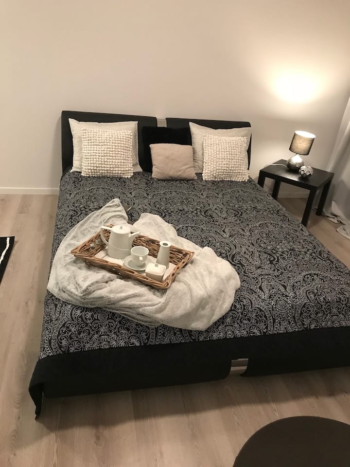 New Studio At Airport Mall With Garage Parking - Bratysława